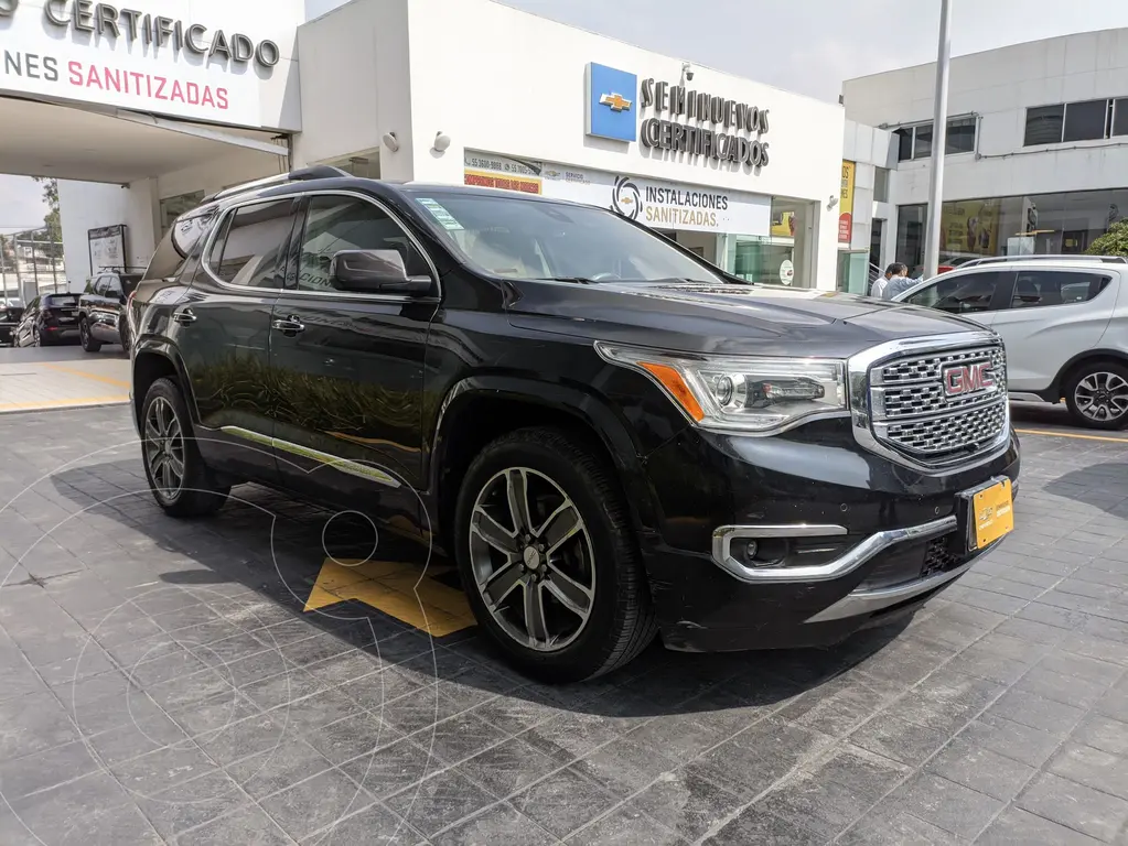 GMC Acadia Denali usado (2017) color Negro precio $530,000