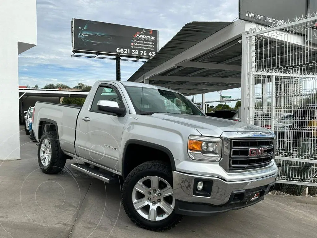 GMC Sierra Cabina Regular SLE 4x4 usado (2014) color Plata Brillante ...