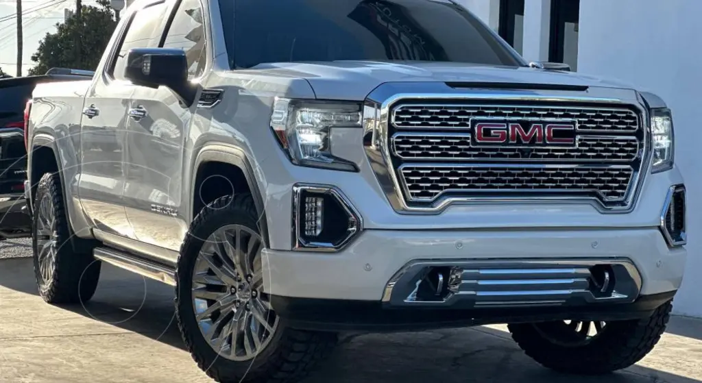 GMC Sierra Denali usado (2019) color Blanco precio $1,098,000