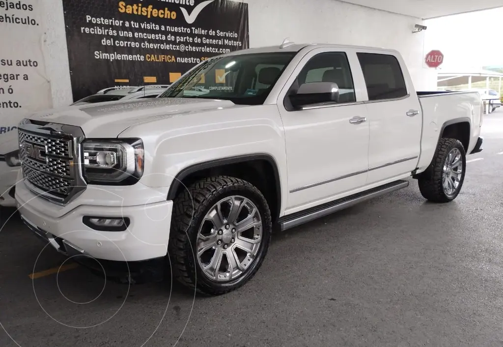 GMC Sierra Crew Cabina All Terrain 4x4 usado (2017) color Blanco precio ...