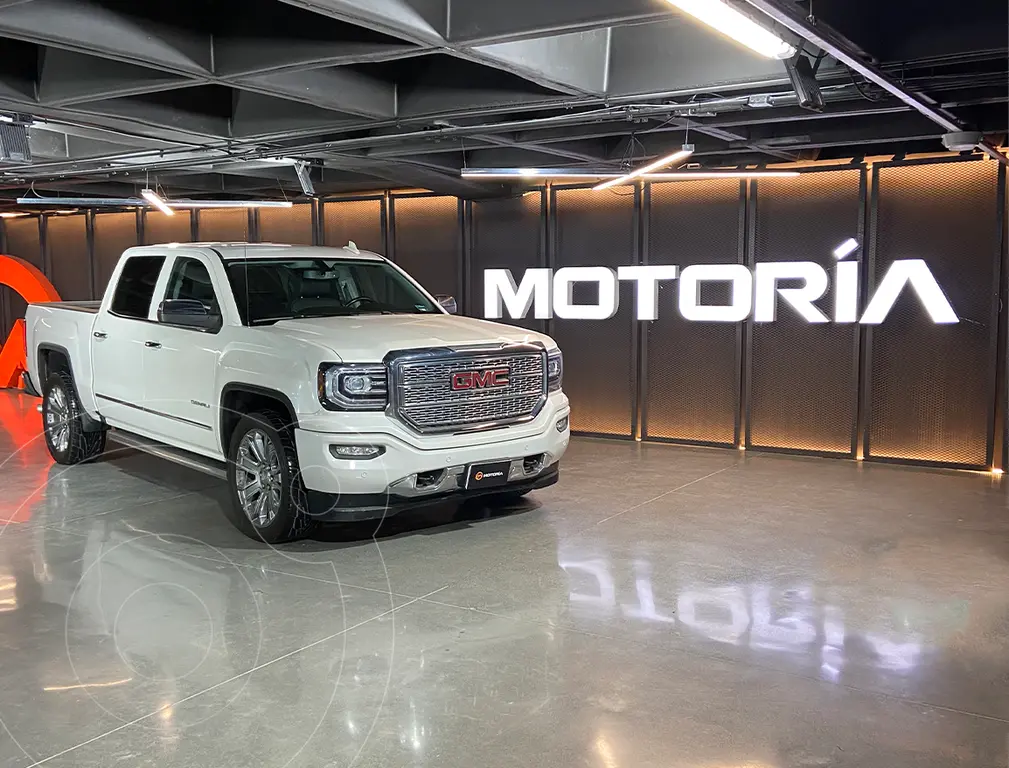 GMC Sierra Crew Cabina All Terrain 4x4 usado (2017) color Blanco precio ...
