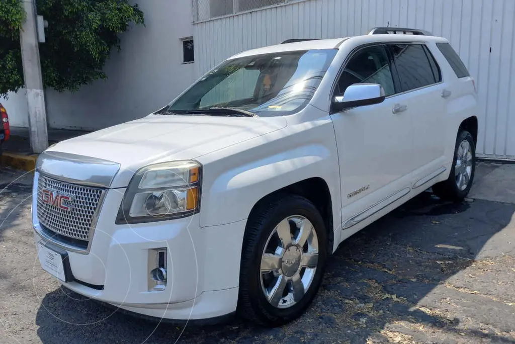 GMC Terrain Denali usado (2015) color Blanco precio $275,000
