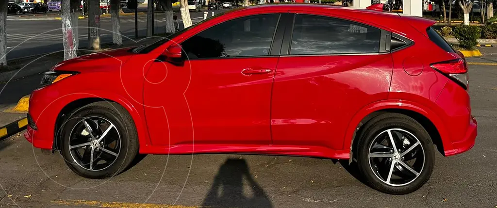 Honda HR-V Touring usado (2022) color Rojo precio $400,000