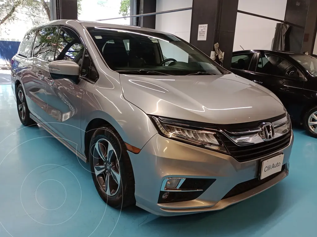 Honda Odyssey Touring usado (2019) color plateado precio $680,000