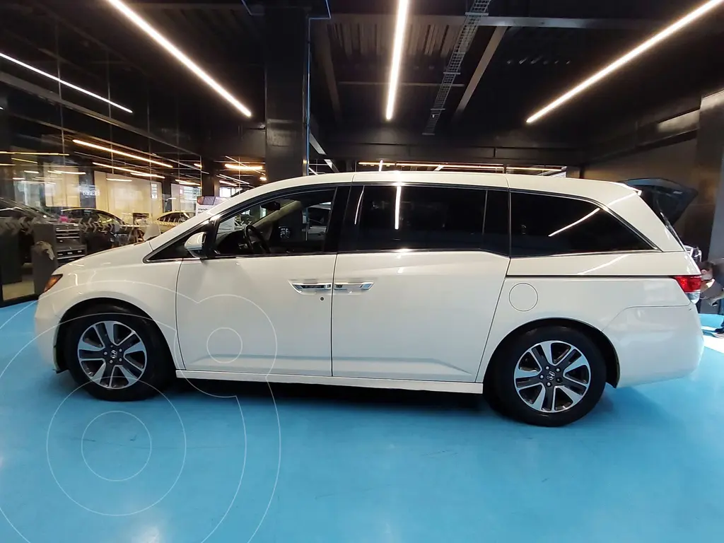 Honda Odyssey Touring usado (2014) color Blanco precio $310,000