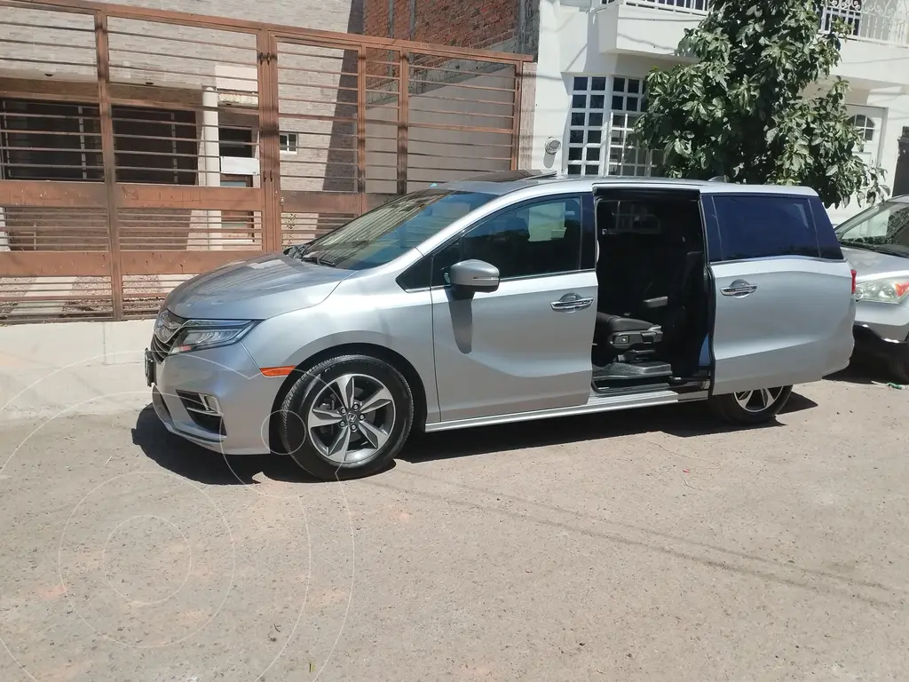Honda Odyssey Touring usado (2020) color Plata Lunar precio $650,000