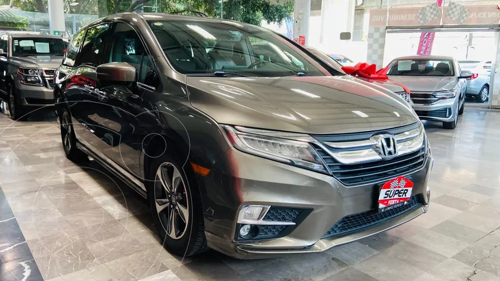 Honda Odyssey Touring usado (2019) color Cafe precio $579,000
