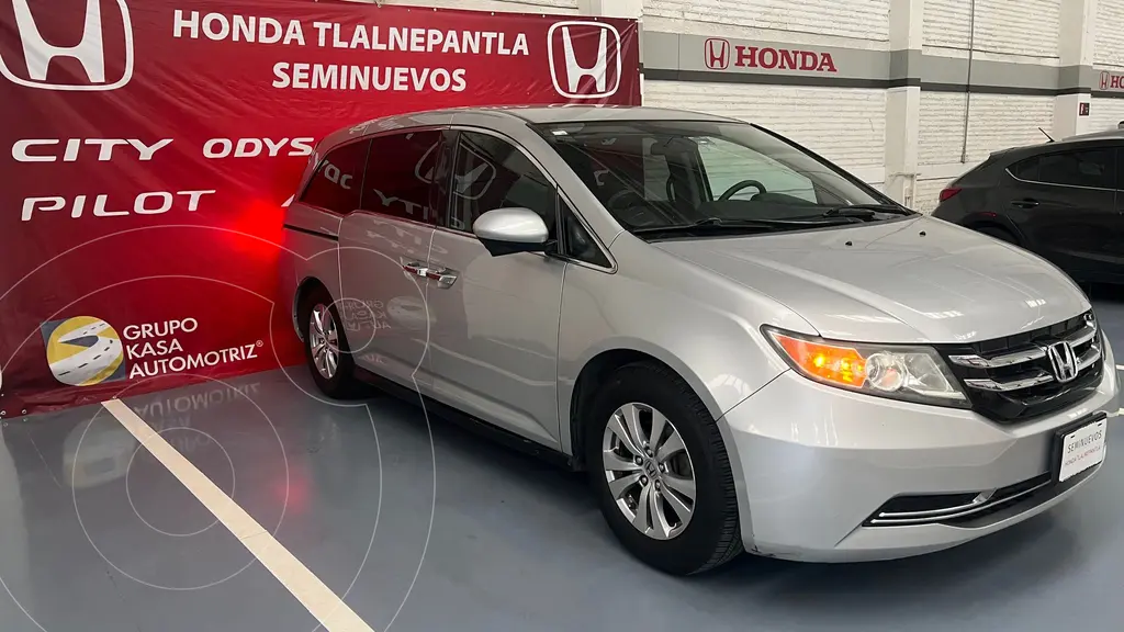 Honda Odyssey EX usado (2014) color plateado precio $297,000
