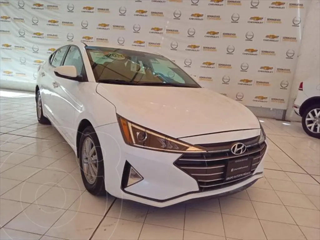 Hyundai Elantra GLS Aut usado (2020) color Blanco precio $268,000