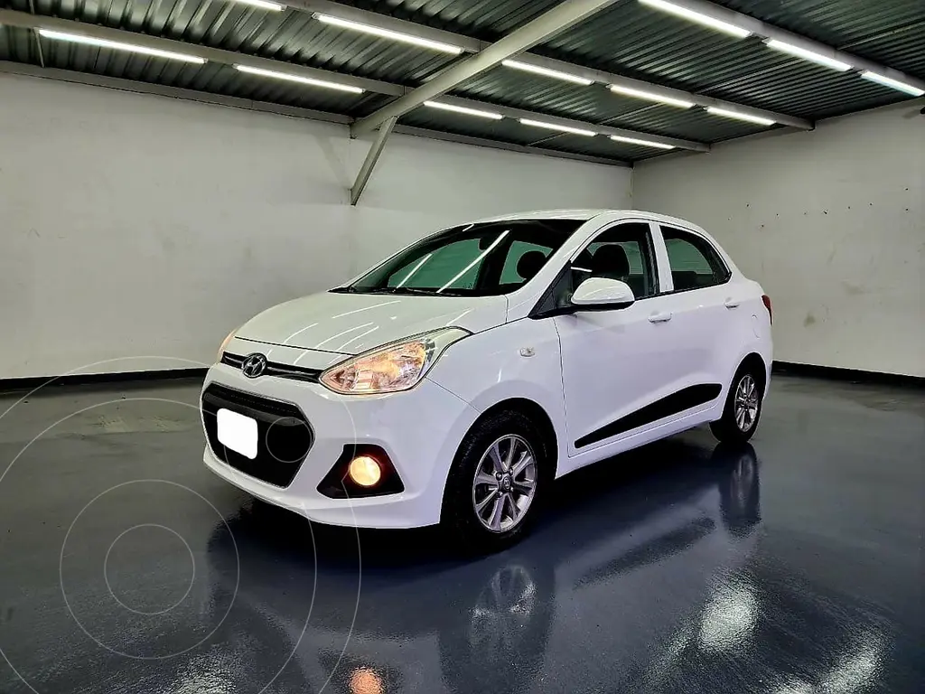 Hyundai Grand i10 Sedan GLS usado (2016) color Blanco precio $188,000