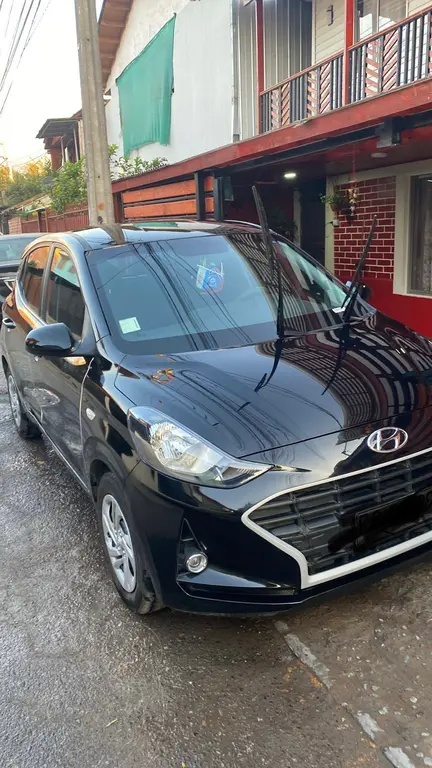 Hyundai Grand i10 1.2L Plus usado (2022) color Negro precio $9.300.000