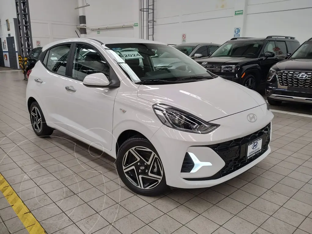 Hyundai Grand i10 GLS usado (2024) color Blanco precio $305,000