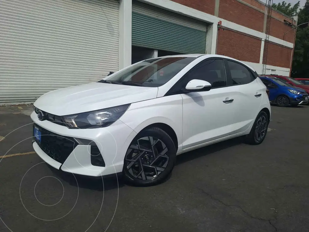 Hyundai HB20 Sedan GL Mid Aut usado (2023) color Blanco precio $300,000