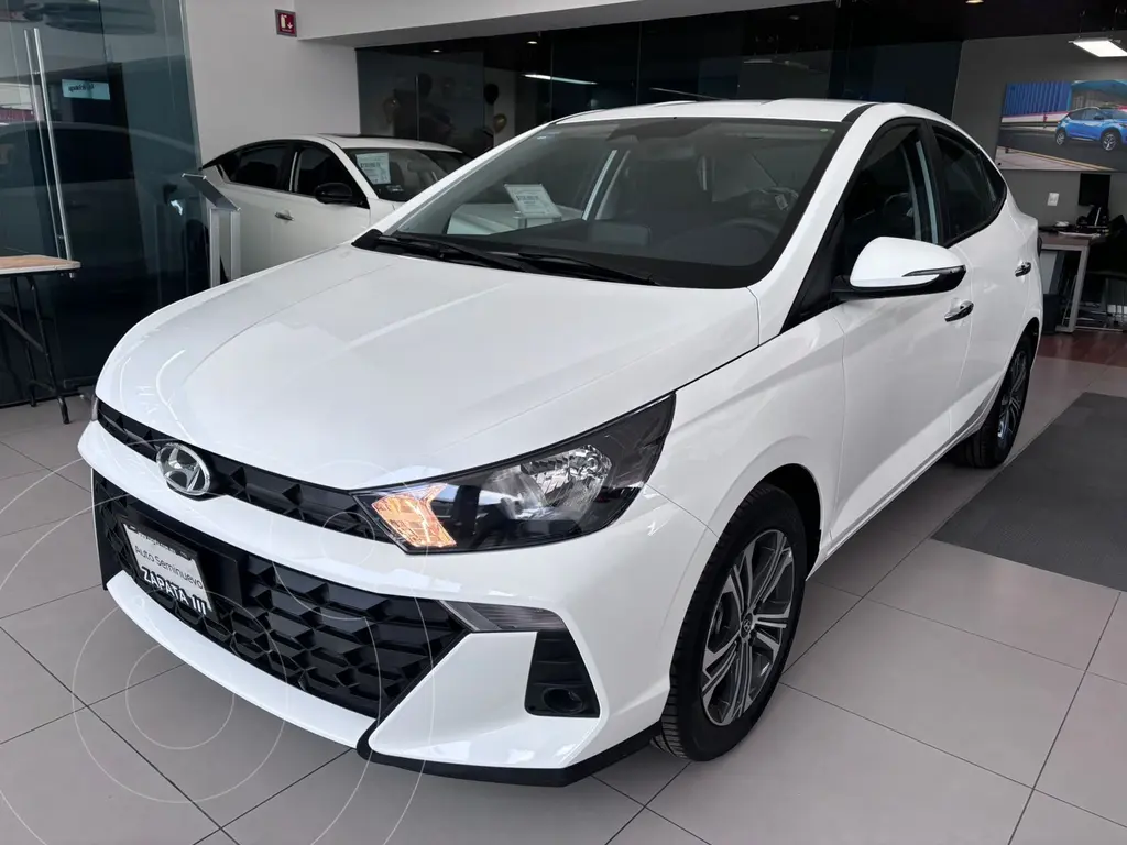 Hyundai HB20 GL Mid Aut usado (2024) color Blanco precio $385,000