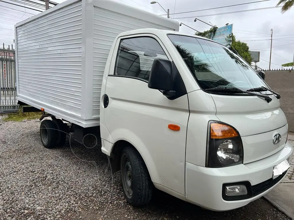 Hyundai Porter 2.5L GLS Camioneta usado (2018) color Blanco precio $15. ...