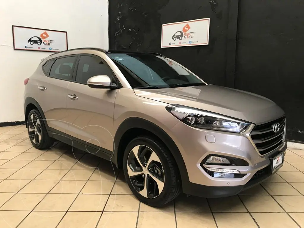 Hyundai Tucson Limited Tech usado (2018) color Arena precio $393,500