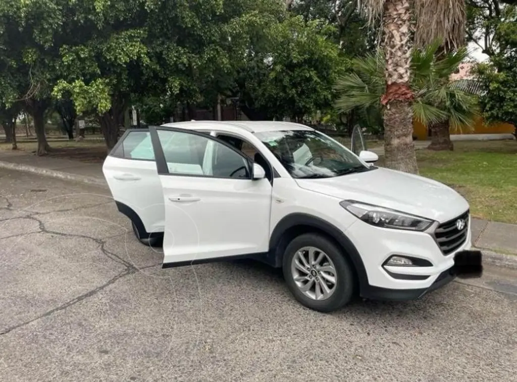 Hyundai Tucson GLS Premium usado (2017) color Blanco precio $310,000