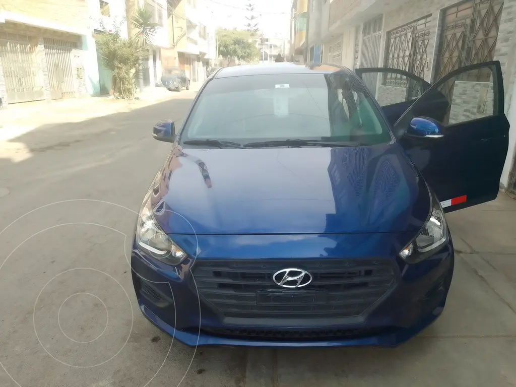 Hyundai Verna 1.4L Aut usado (2021) color Azul precio u$s12,000