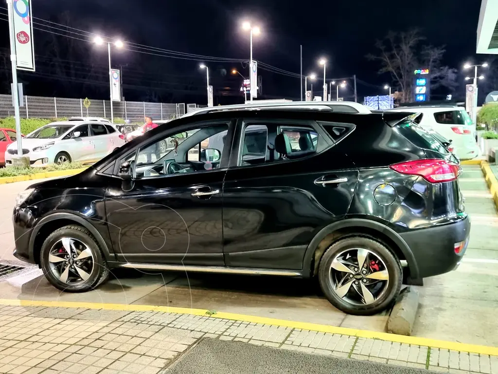 JAC Grand S3 1.6L Luxury usado (2020) color Negro precio $9.800.000