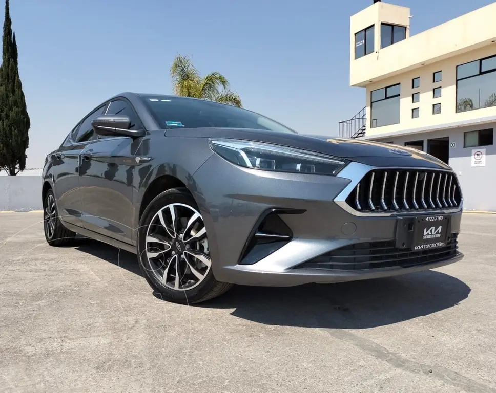 JAC J7 Advanced usado (2023) color Gris precio $299,800