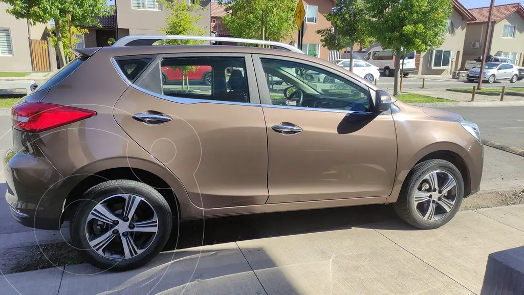 JAC JS2 1.5L Comfort Smart usado (2021) color Cafe precio $9.000.000