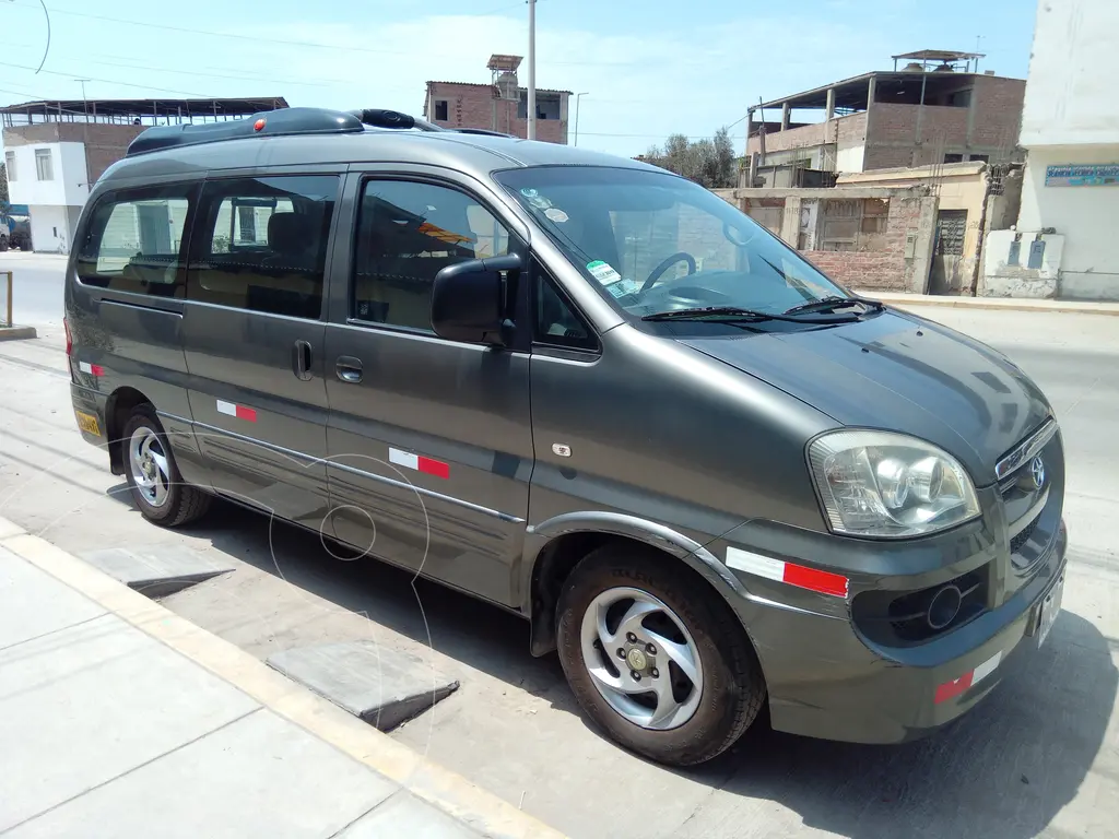 JAC Refine 2.4L 12P usado (2012) color Gris precio u$s10,000