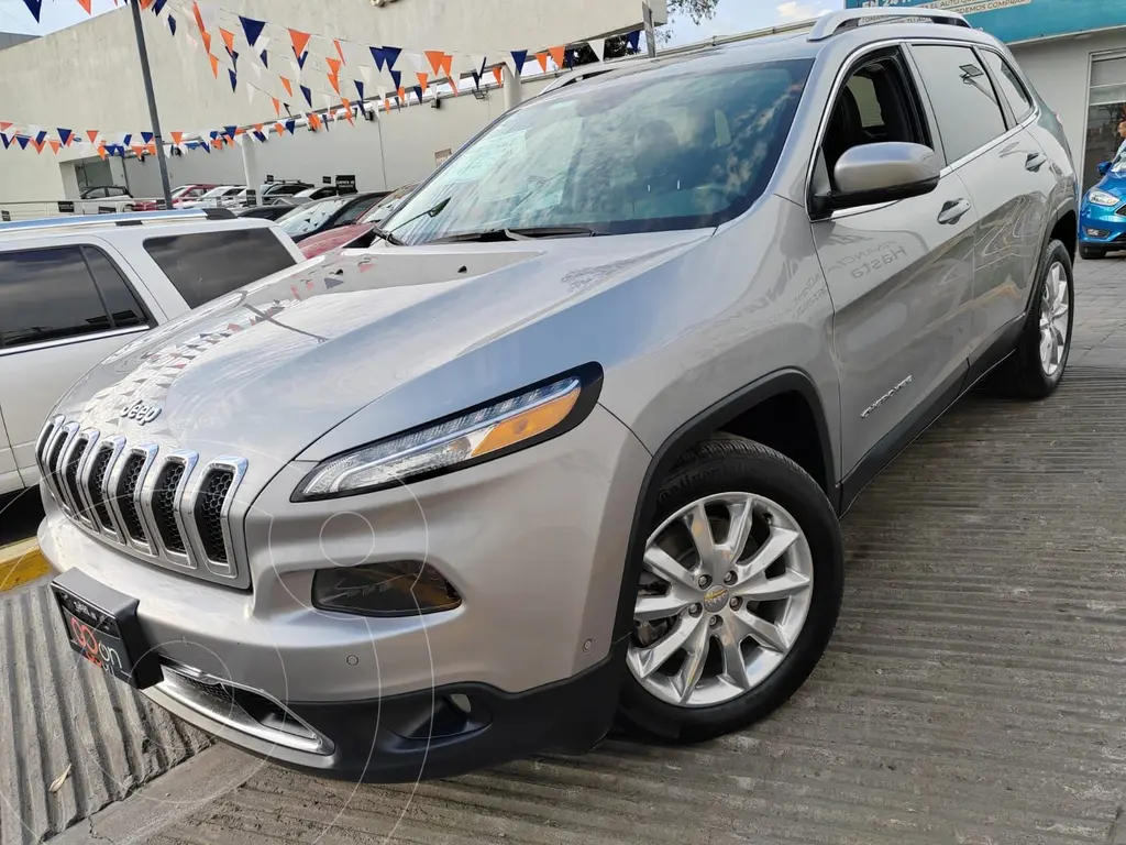 Jeep Cherokee Limited Plus usado (2017) color Gris precio $385,000