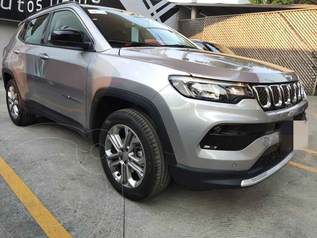 Jeep Compass Limited Premium nuevo color Plata Martillado precio $585,900