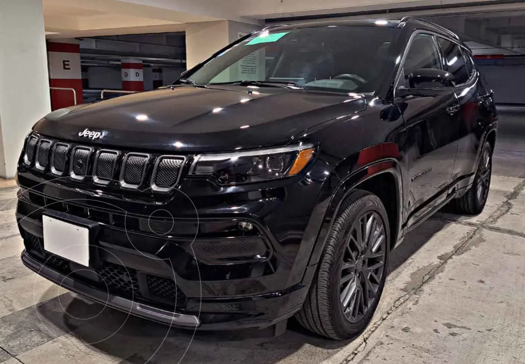 Jeep Compass High Altitude usado (2022) color Negro precio $522,000
