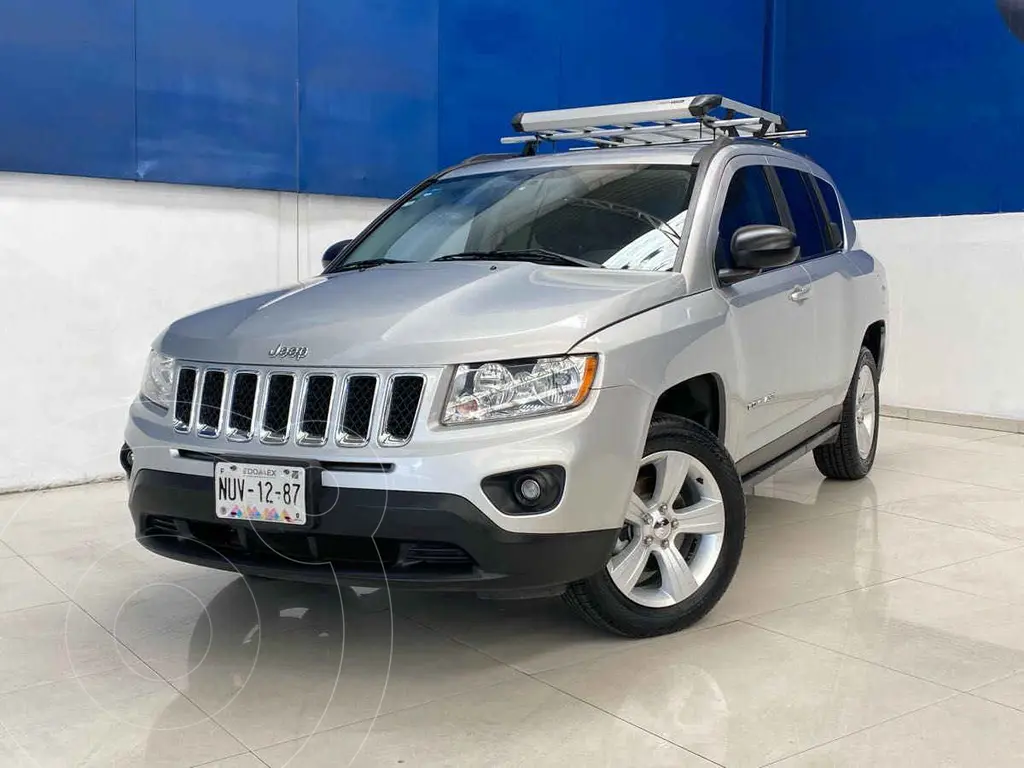 Jeep Compass 4x2 Sport usado (2013) color Plata precio $220,000