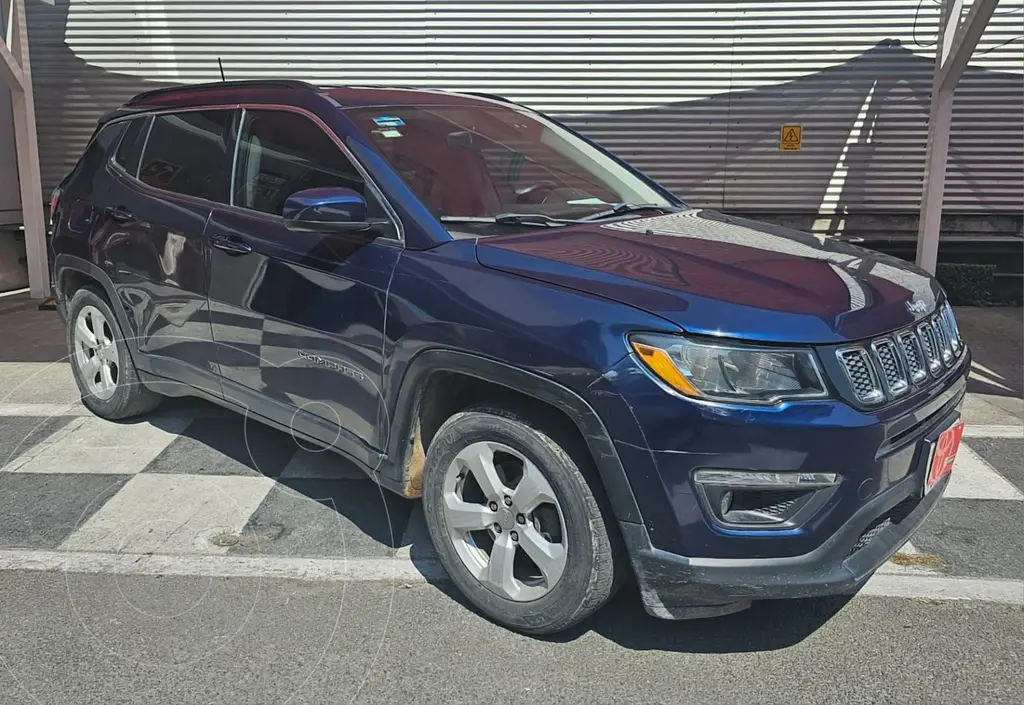 Jeep Compass Latitude usado (2018) color Azul Marino precio $299,000