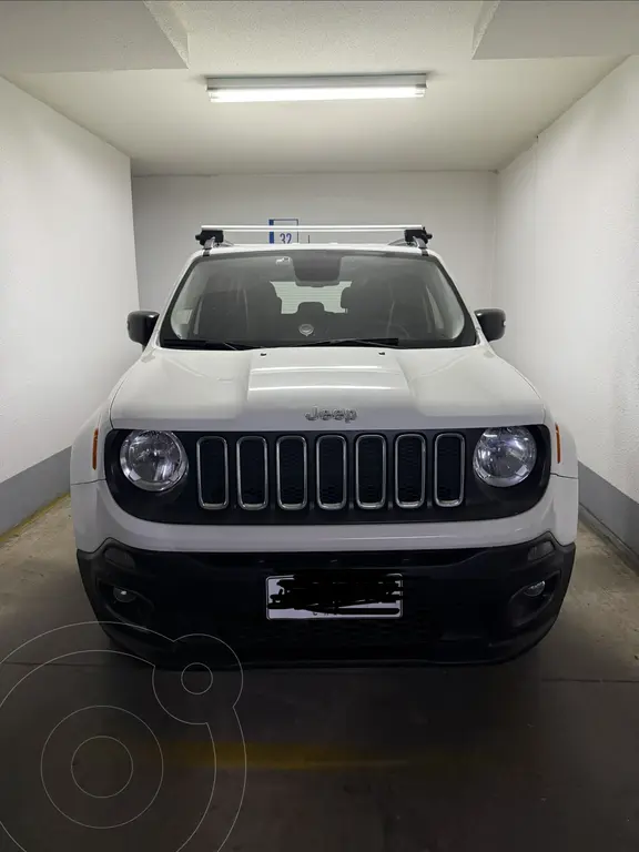 Jeep Renegade Sport LX usado (2017) color Blanco precio $10.000.000