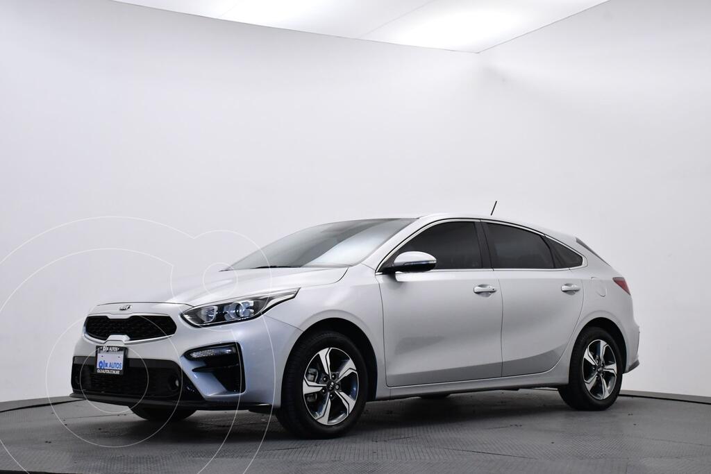 Kia Forte Hatchback HB EX usado (2021) color Blanco precio $365,108