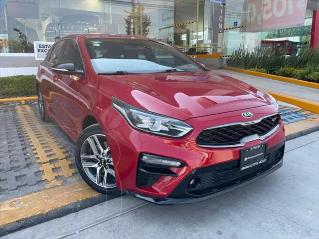 Kia Forte Hatchback HB GT Line usado (2019) color Rojo precio $360,000