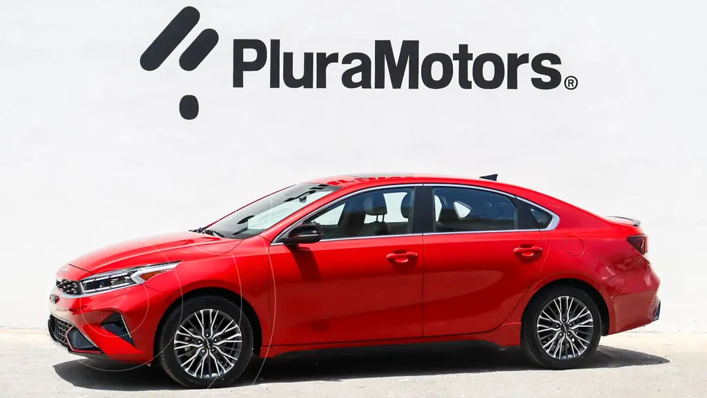 Kia Forte Sedan 2.0L LX usado (2023) color Rojo precio $439,000