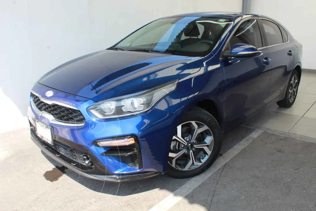 Kia Forte Sedan EX Aut usado (2019) color Azul precio $305,000