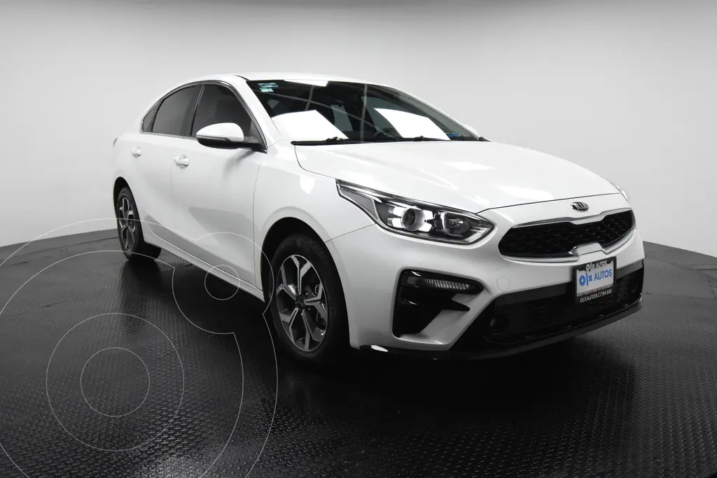 Kia Forte Sedan EX Aut usado (2020) color Blanco precio $357,000