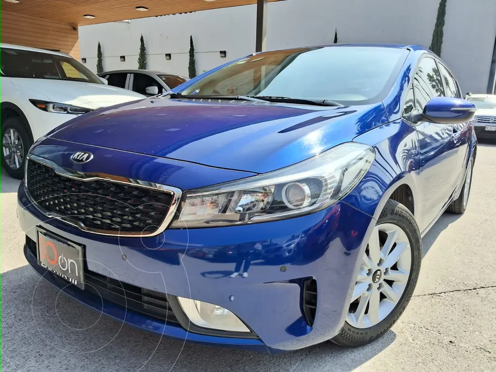 Kia Forte Sedan EX usado (2018) color Azul precio $235,000