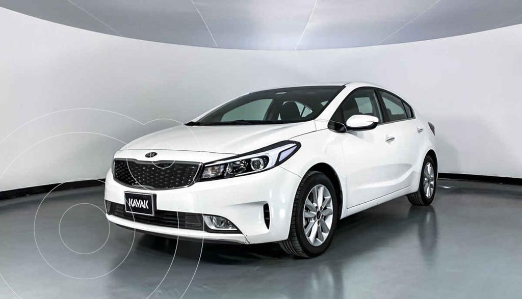 Kia Forte Sedan LX usado (2018) color Blanco precio $227,999