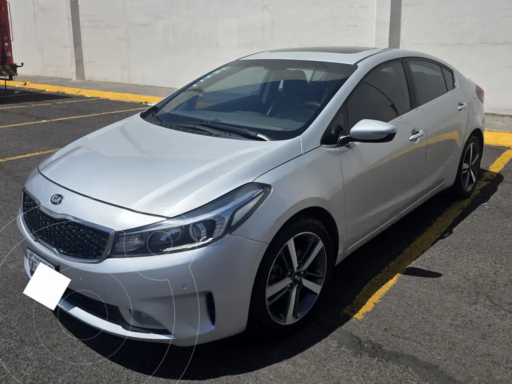 Kia Forte Sedan SX Aut usado (2017) color Gris precio $195,000