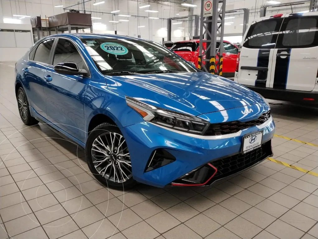 Kia Forte Sedan 2.0L GT Line Aut usado (2022) color Azul precio $425,000