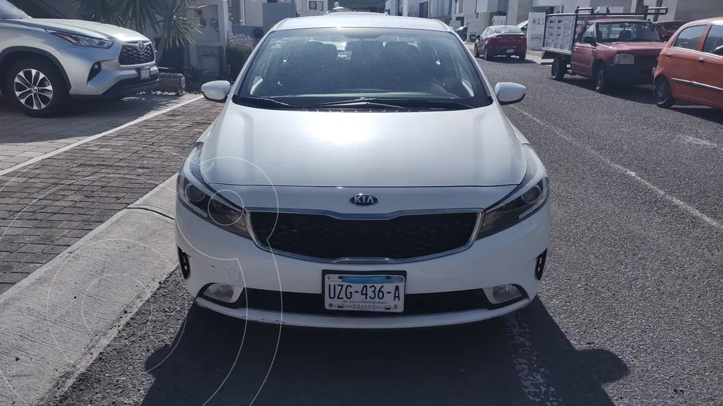 Kia Forte Sedan 2.0L LX usado (2018) color Blanco precio $225,000