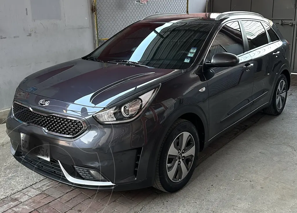 Kia Niro 1.6L Aut usado (2019) color Gris Acero precio u$s16.500