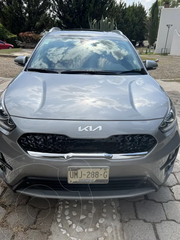 Kia Niro 1.6L EX usado (2022) color Plata precio $580,000
