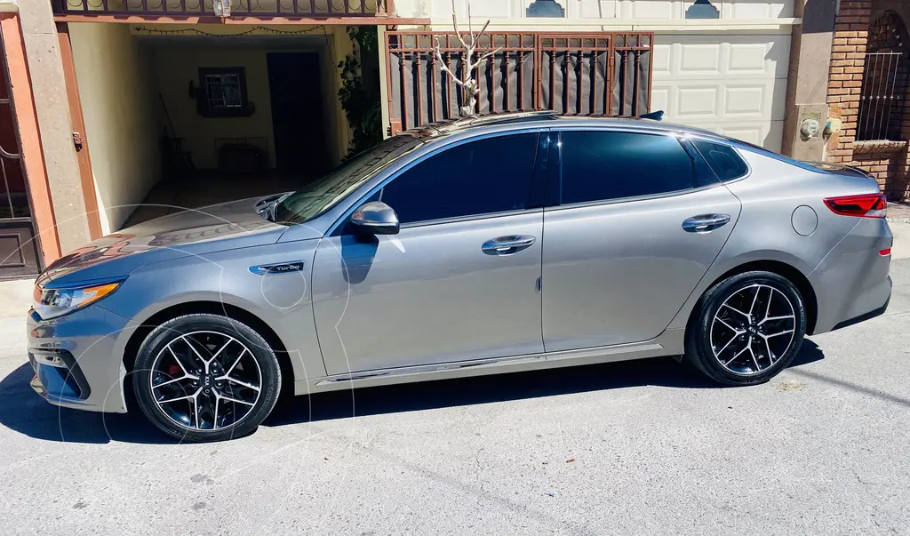 Kia Optima 2.0L Turbo SXL usado (2019) color Gris precio $365,000