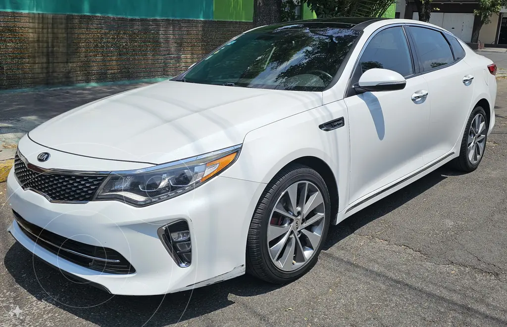 Kia Optima 2.0L Turbo GDI SXL usado (2018) color Blanco Perla precio $275,000