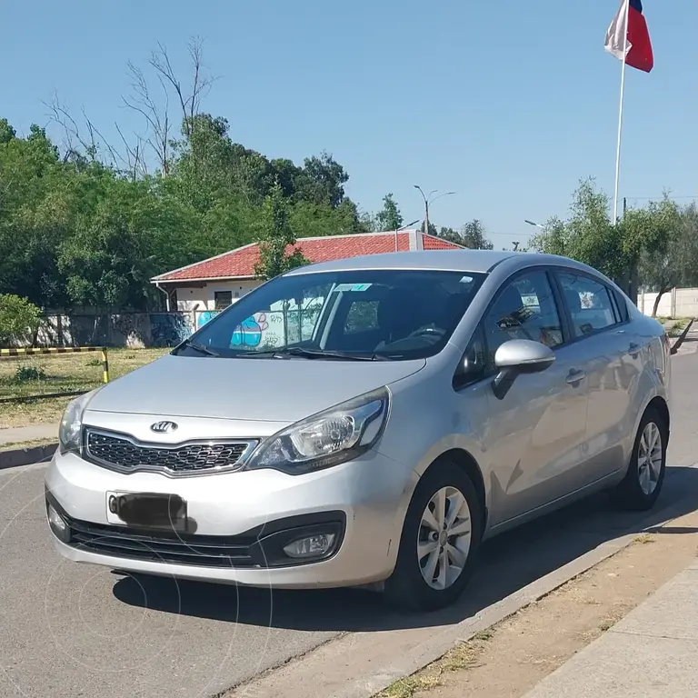 Kia Rio 4 1.4L EX Full usado (2014) color Gris precio $6.500.000
