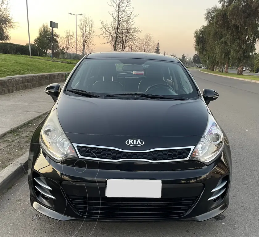 Kia Rio 5 EX 1.4L usado (2015) color Negro precio $8.500.000