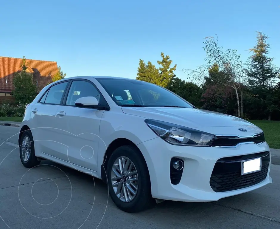 Kia Rio 5 1.6L EX Special Pack usado (2021) color Blanco precio $12.000.000