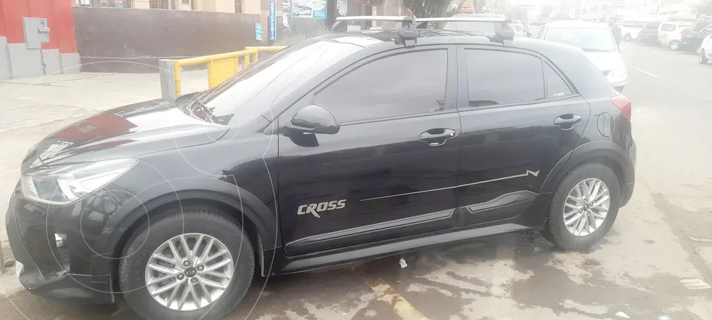 KIA Rio Cross 1.4L LX Sport Aut usado (2019) color Negro precio $12,500